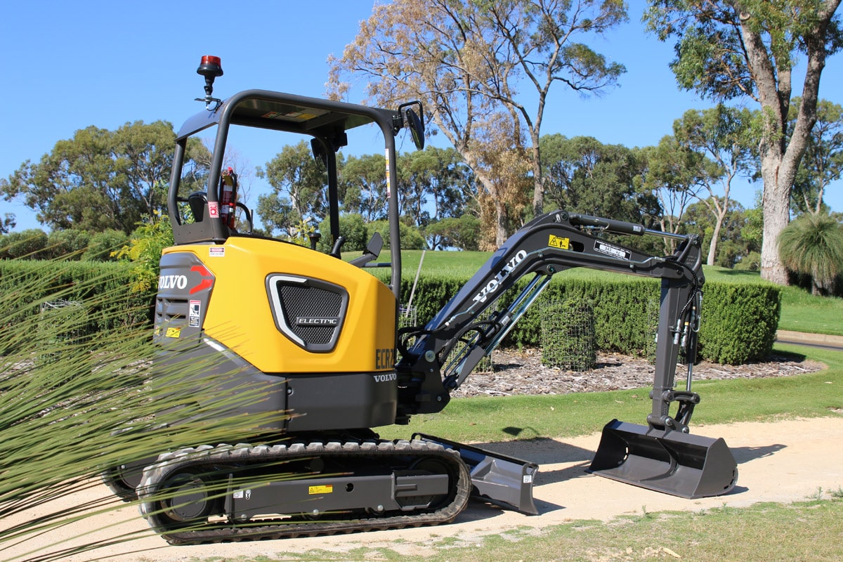 Volvo ECR25 electric compact excavator - Landscape Contractor