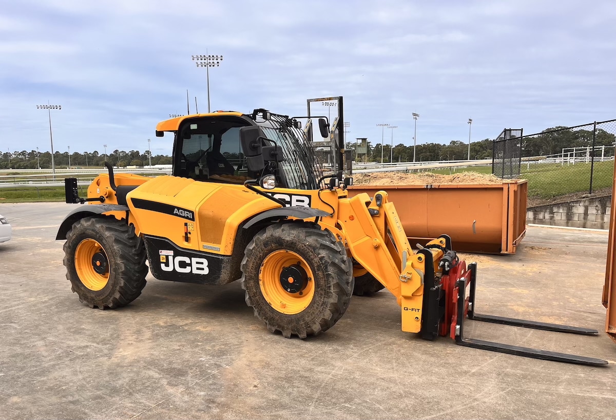 JCB 532-70 on course for success - Landscape Contractor
